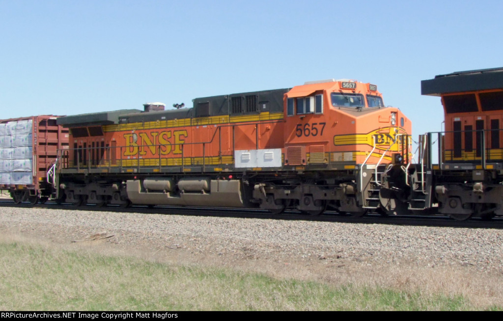 BNSF 5657