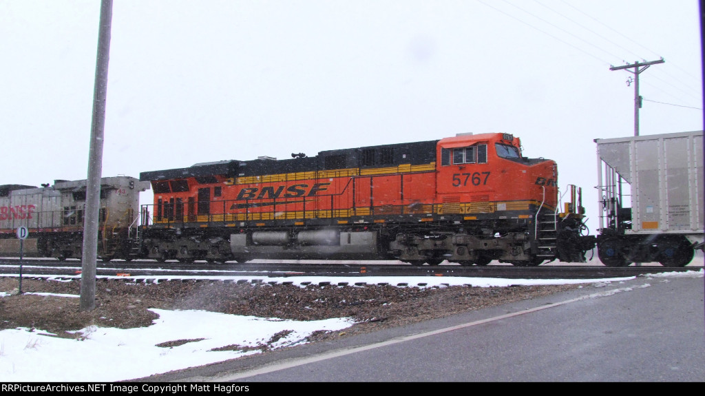 BNSF 5767