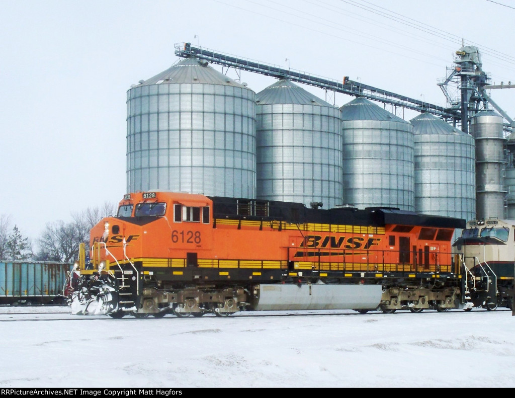 BNSF 6128