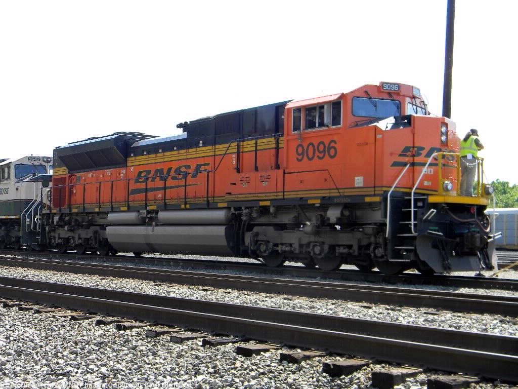 BNSF 9096 EMD SD70ACe