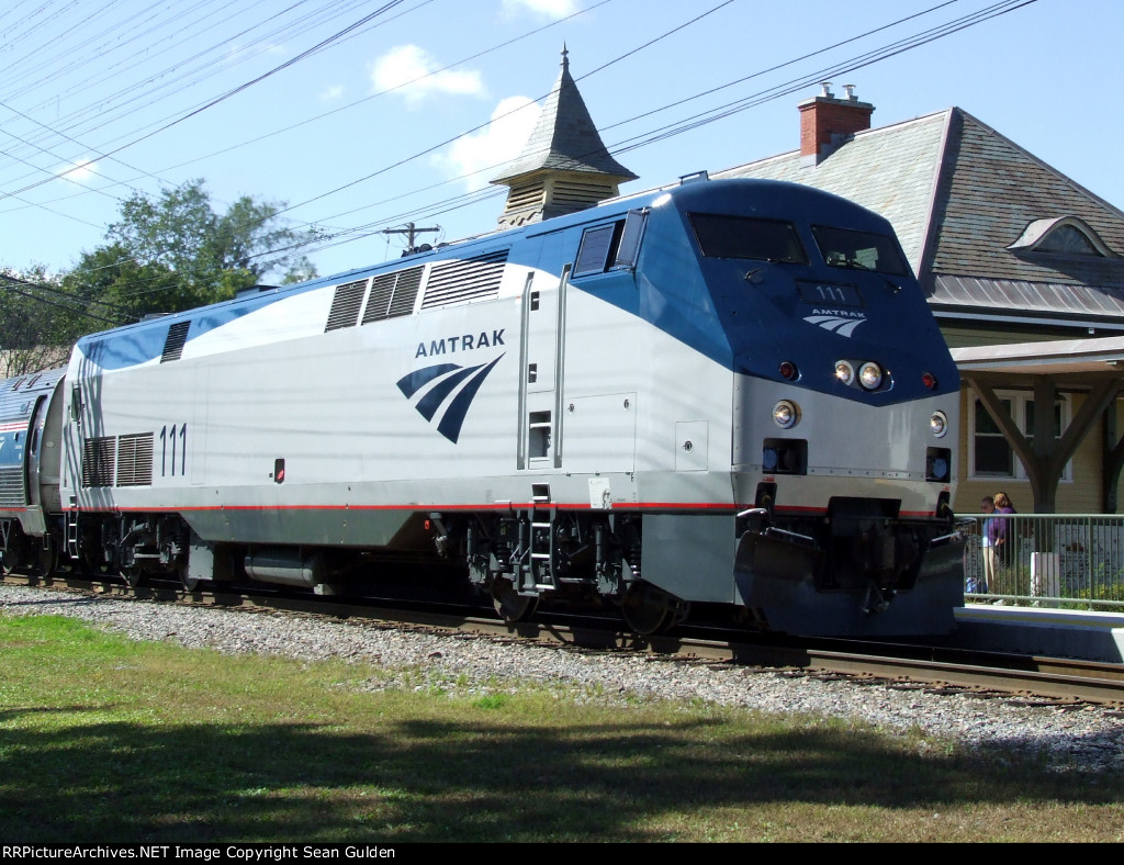 Amtrak GE P42DC 111