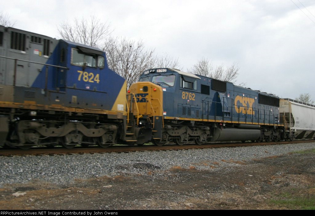 CSX 8762/CSXT Q573