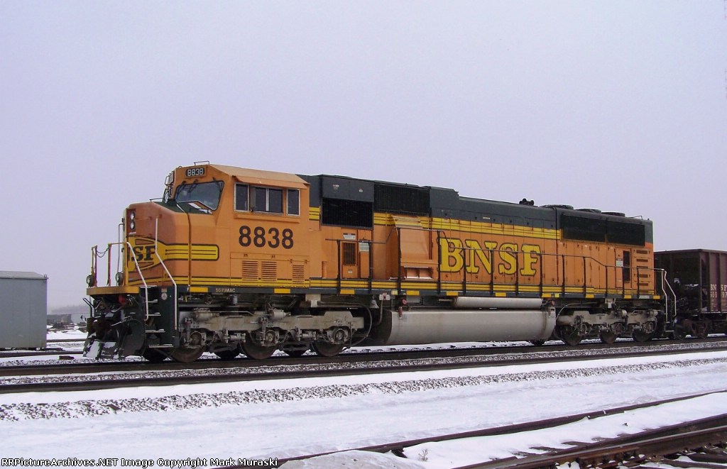 BNSF 8838