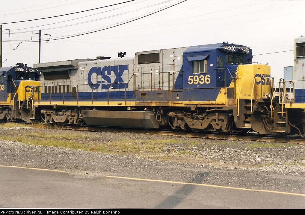 Ex NYSW B40-8 5936 awaits servicing between runs at Oak Island