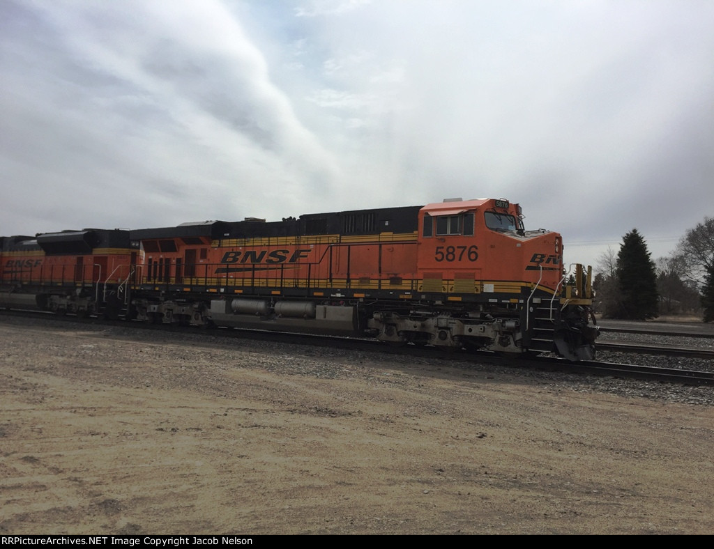 BNSF 5876