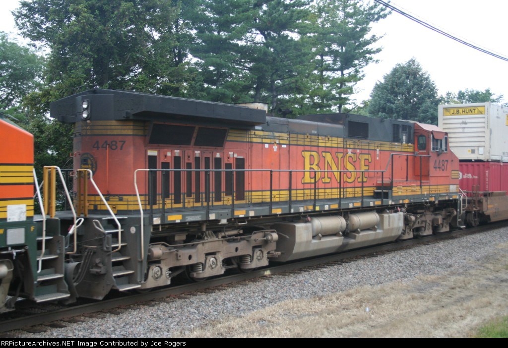 BNSF 4487