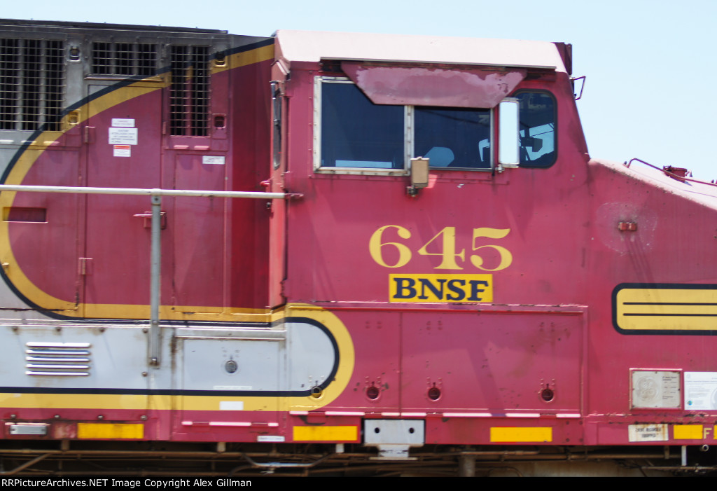 BNSF 645 Cab-Grab