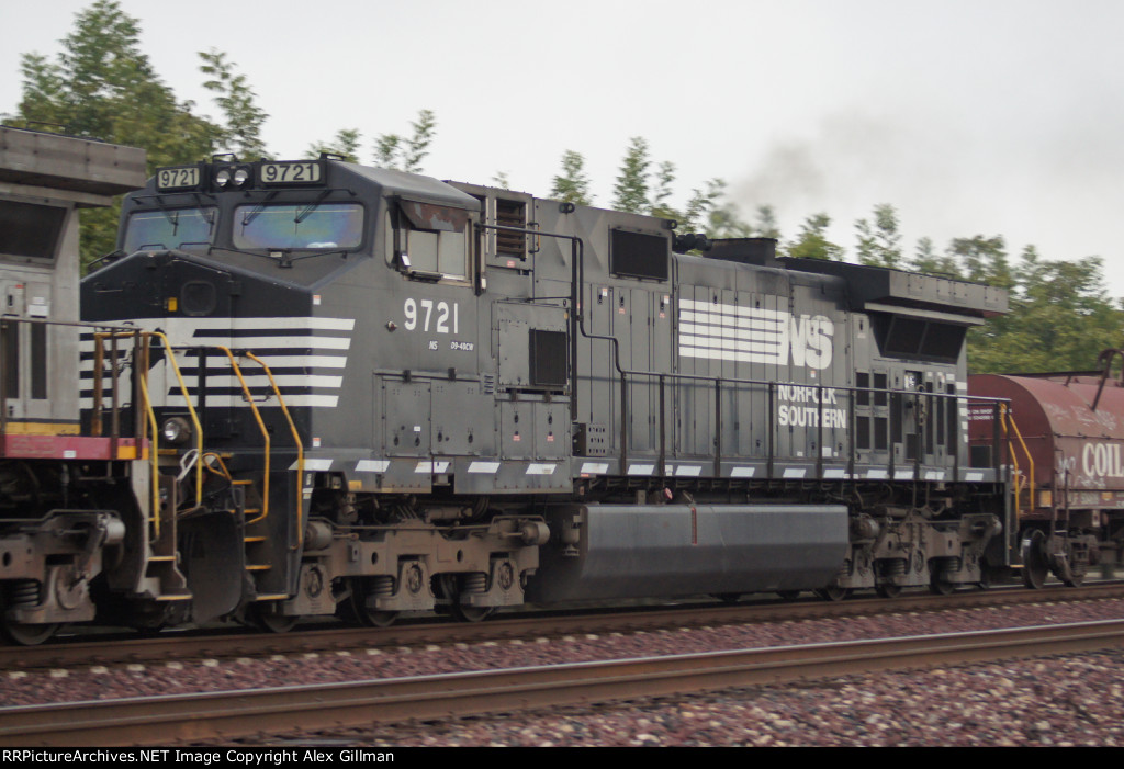 NS 9721 Eastbound