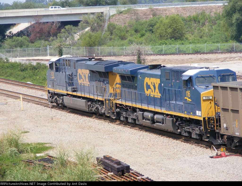 CSX 838 & 116 entering the yard