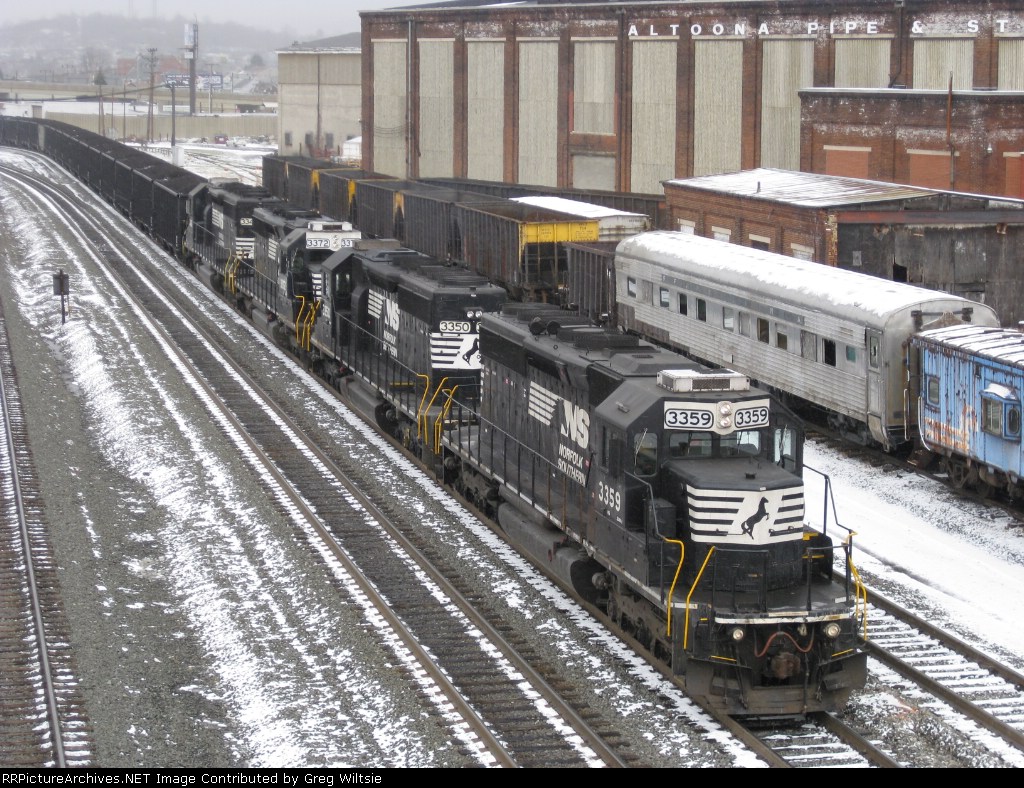 Four NS helpers push a 120 car coal train towards Juniata