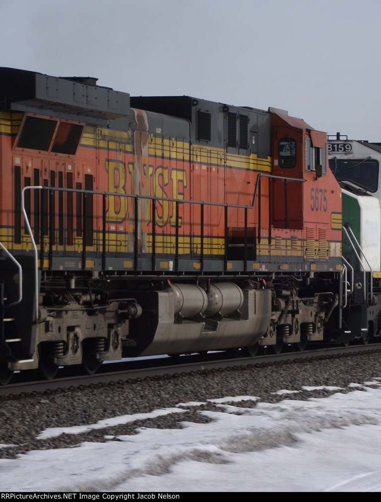 BNSF 5675