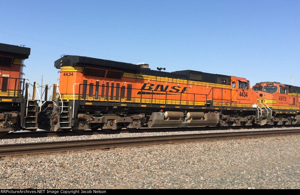 BNSF 4434