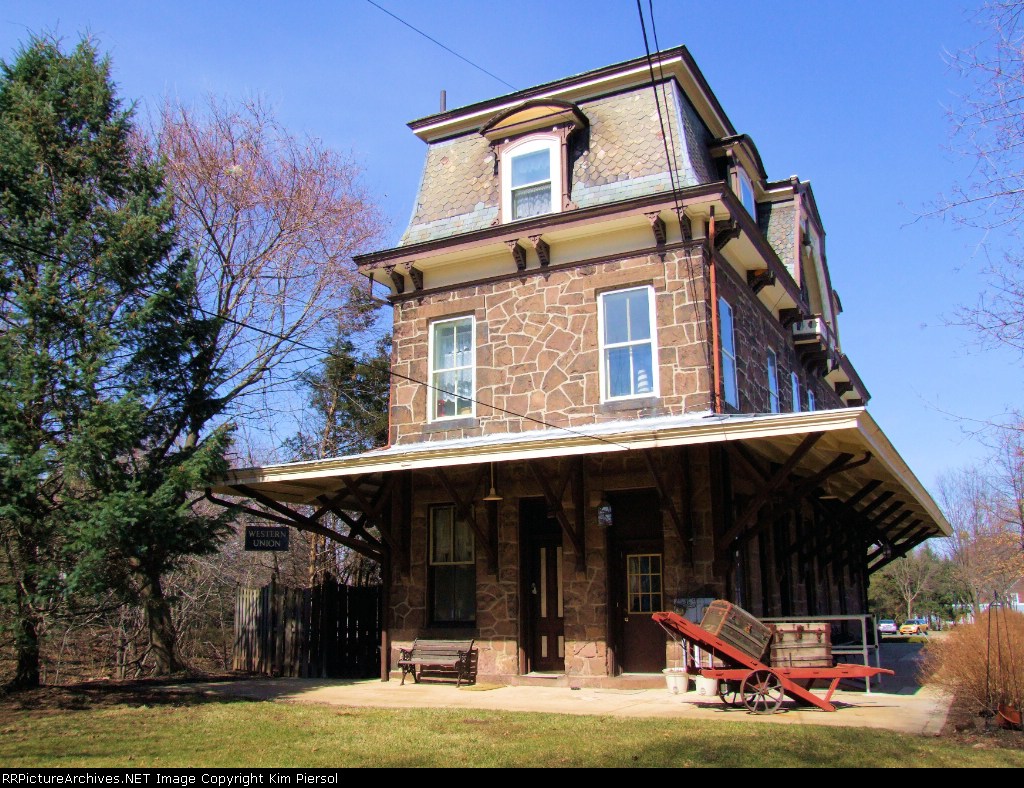 Ex-Reading New York Branch Station