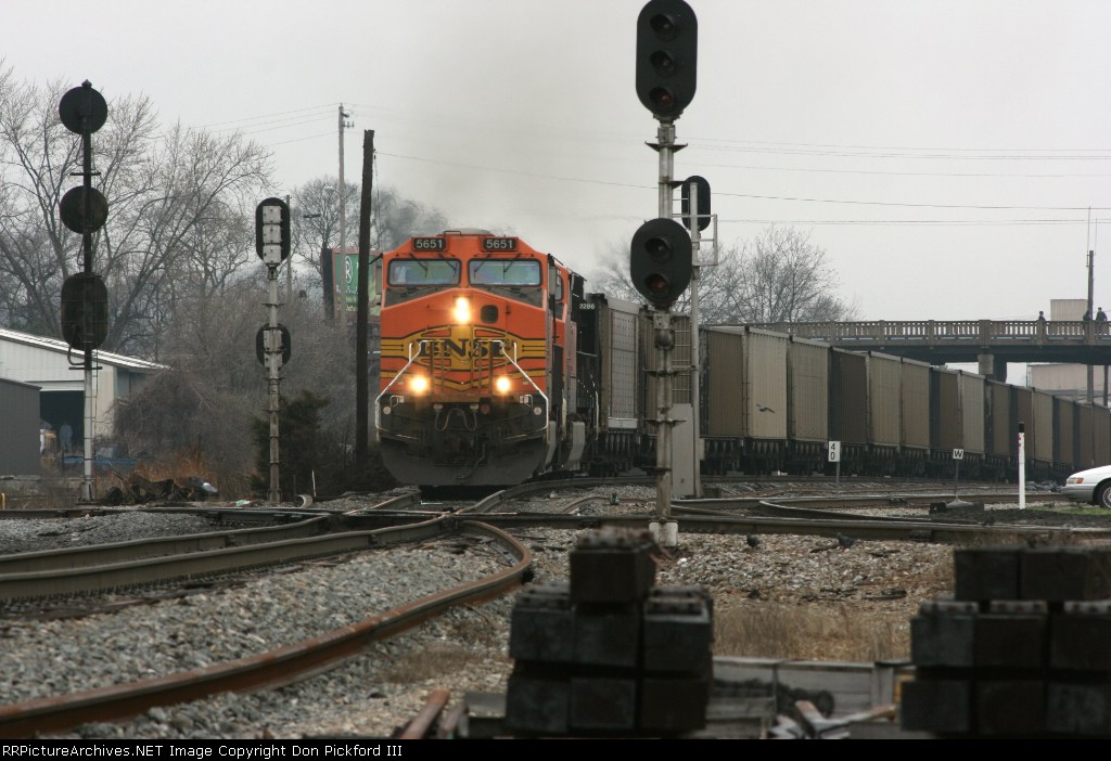 BNSF 5651 (AC4400 CW)