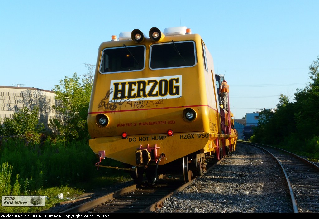 HZGX 1750 LIGHTS ON, READY FOR WORK