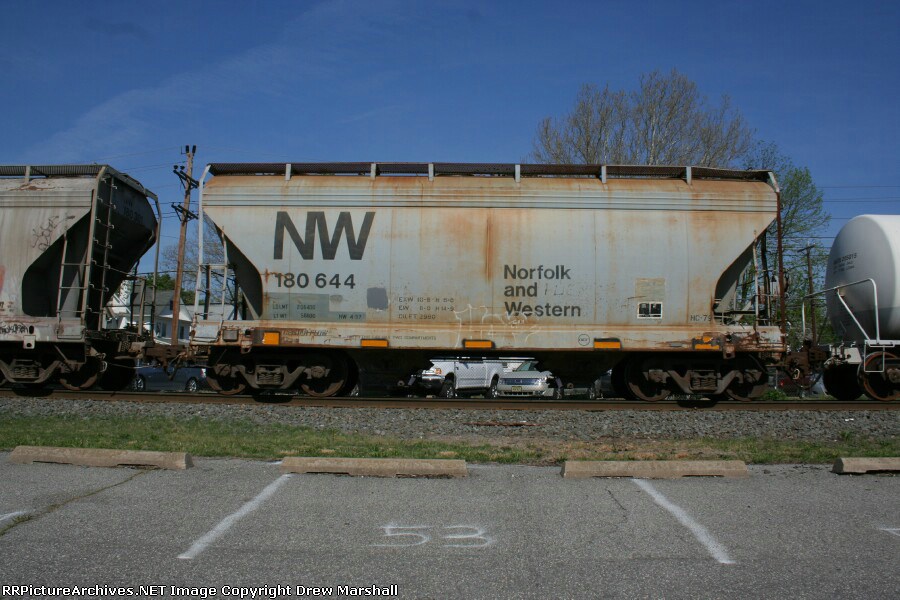 NW 180644