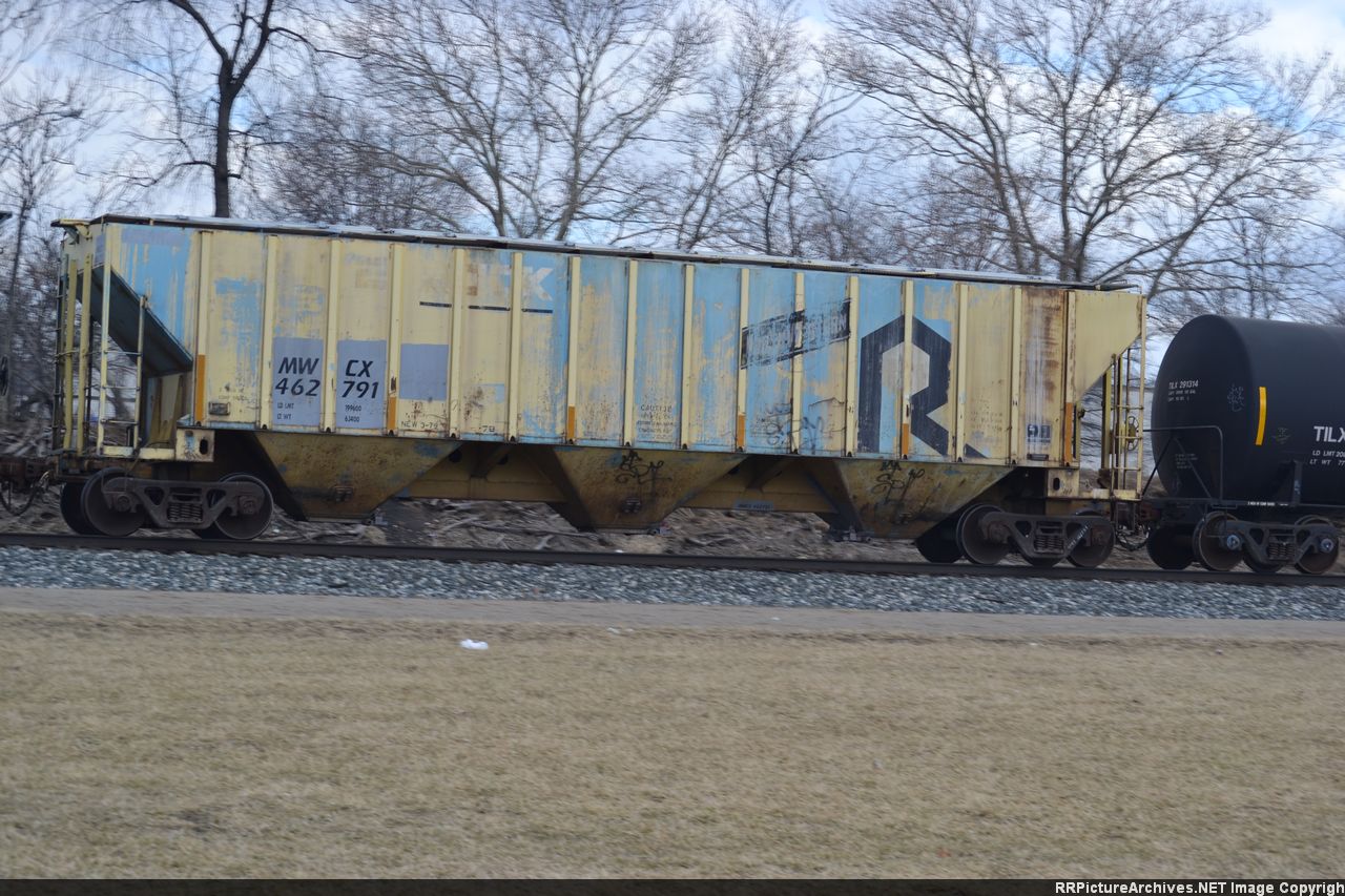 MWCX (ex-CNW, nee-ROCK) 3-bay covered hopper