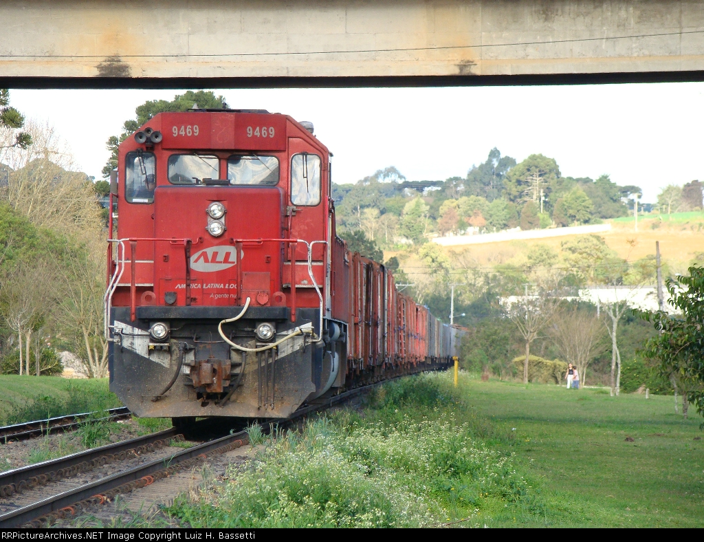 SD40-2 9469 / HELPER UNIT