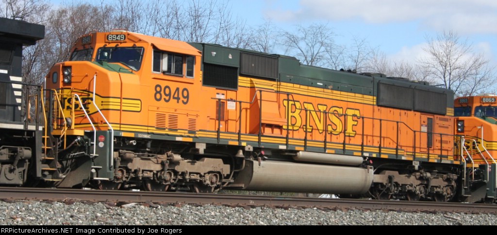 BNSF 8949
