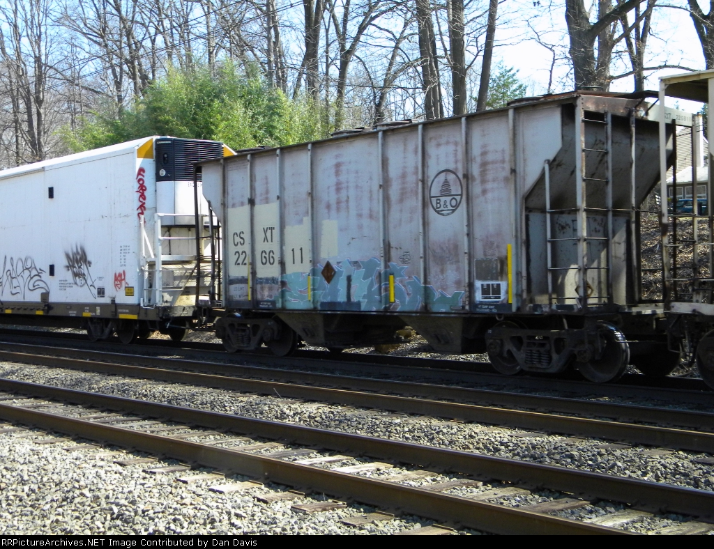 CSX 226611 ex B&O hopper car on Q418-20
