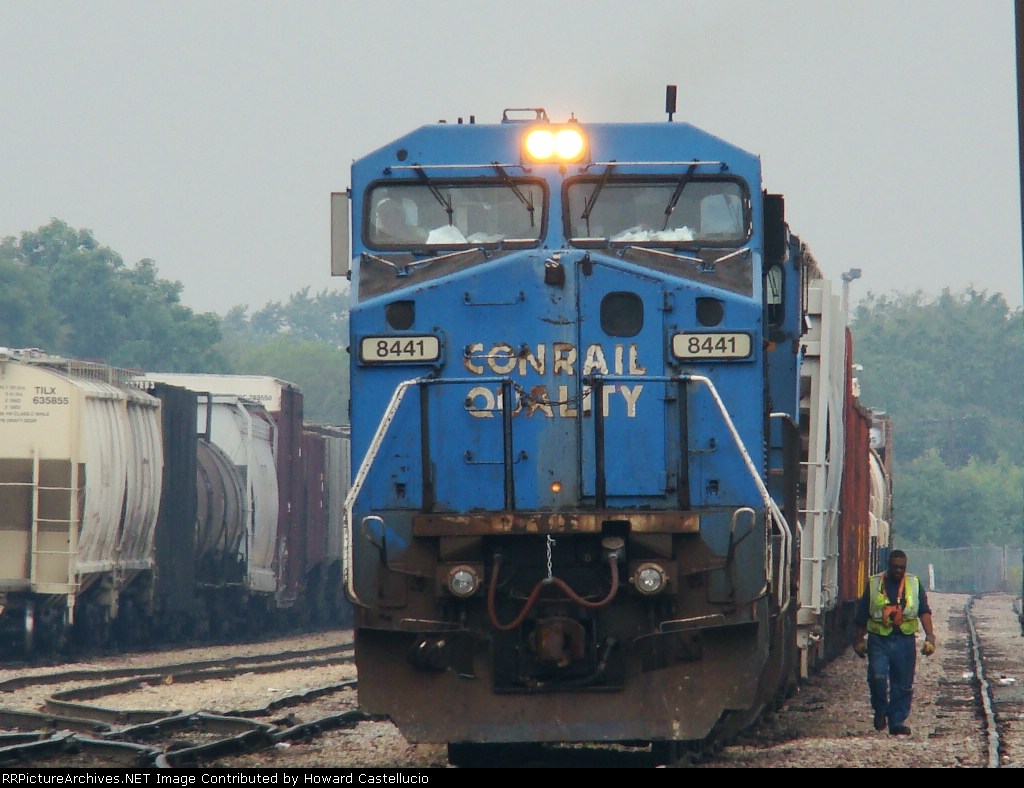 Former CR C40-8W on train A440 sets out cars @ Hawthorne Yd