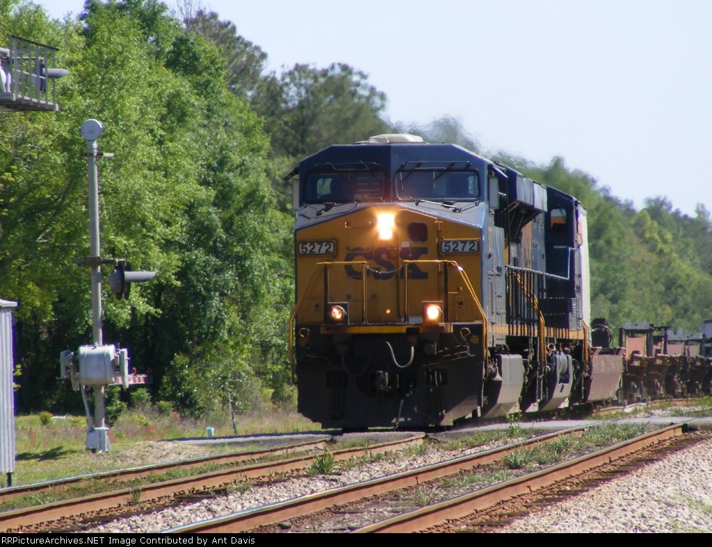 CSXT 5272 with a VERY short Intermodal