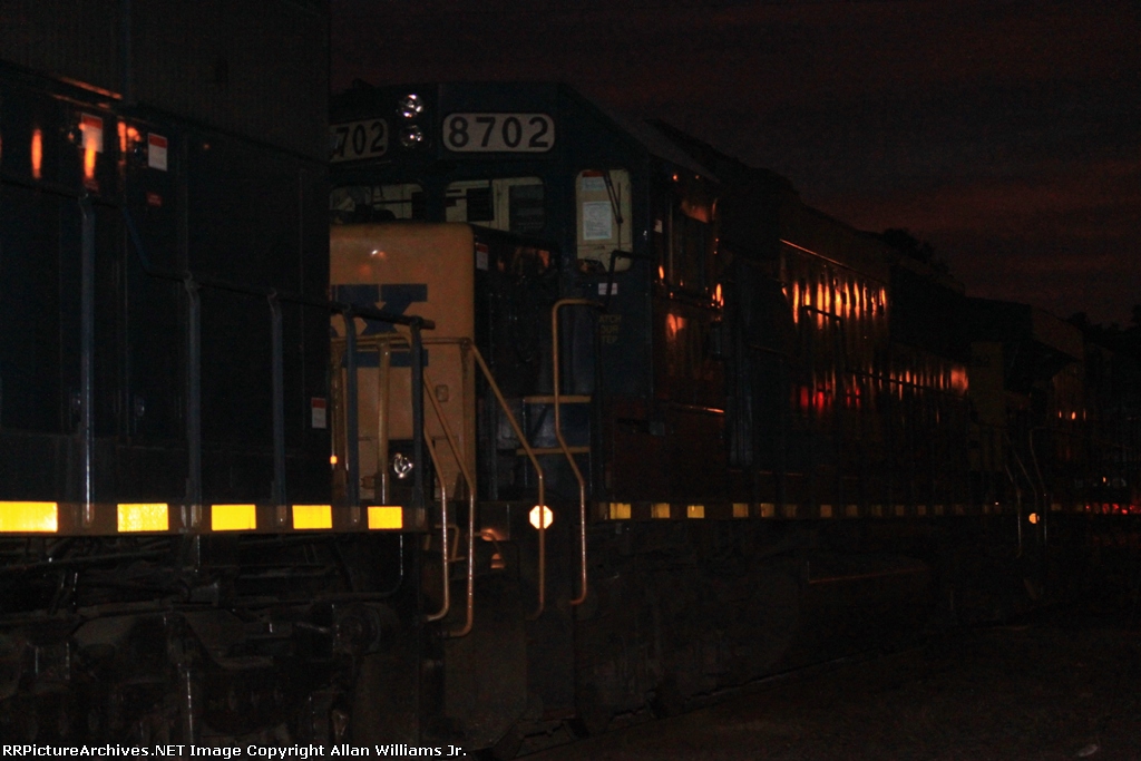 CSX 8702