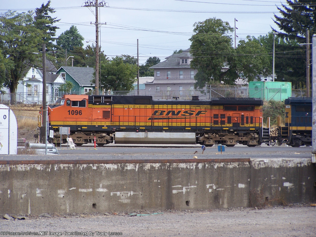 BNSF 1096