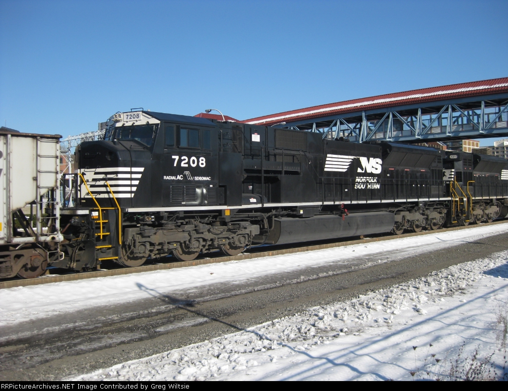 NS 7208