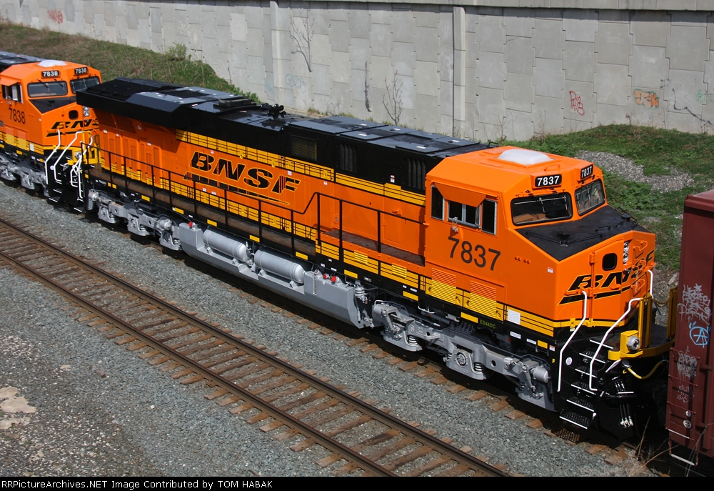 BNSF 7837 on CSX Q393-13