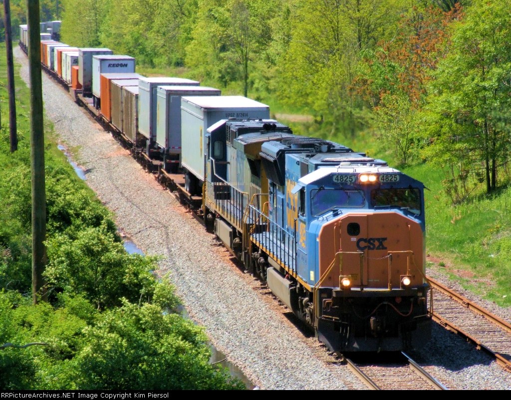 CSX 4825 Q172