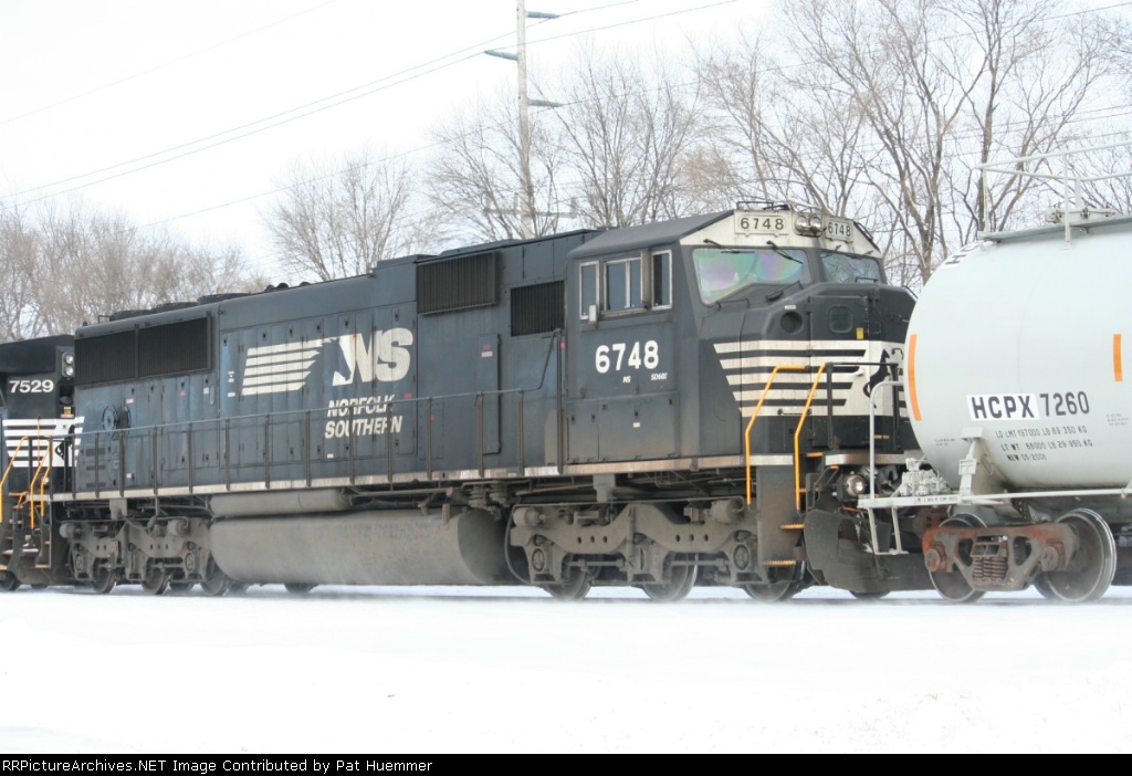 NS 6748
