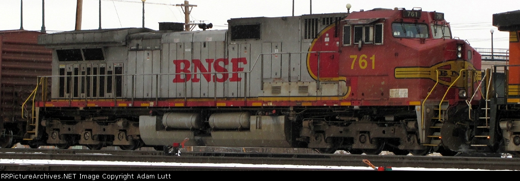BNSF 761 War bonnet