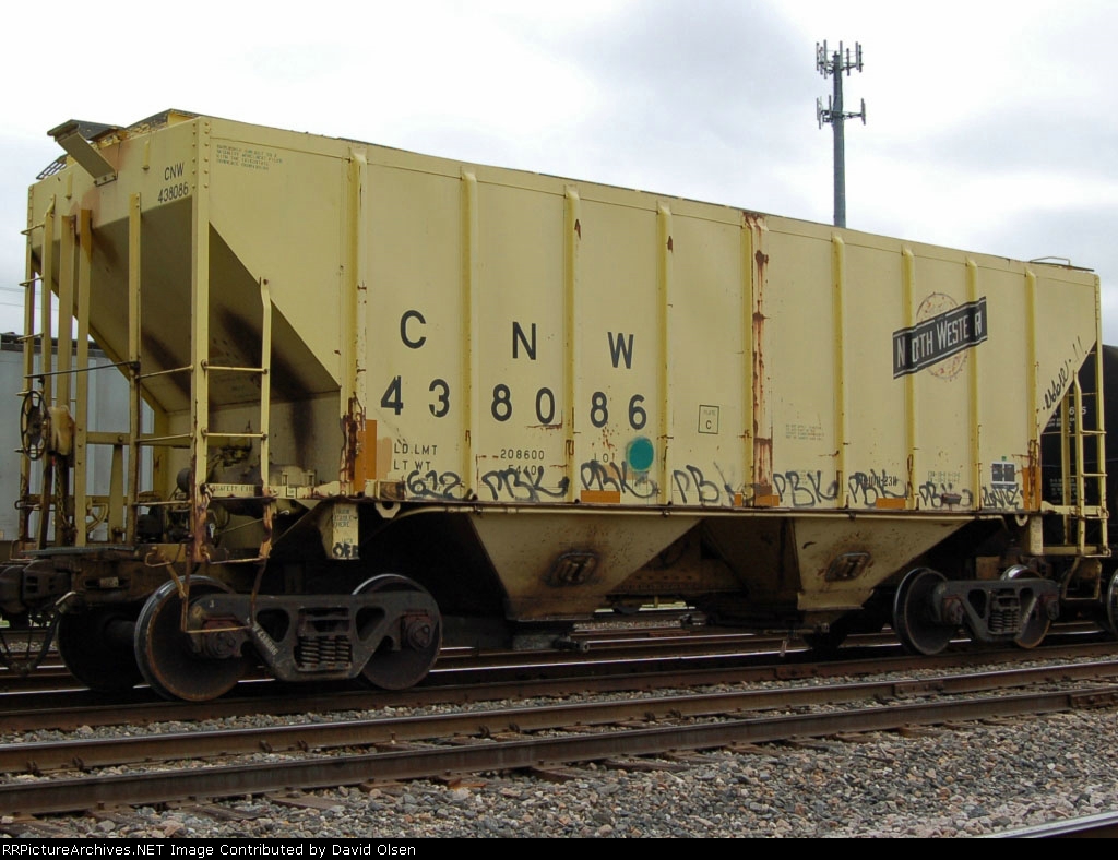 CNW 438086