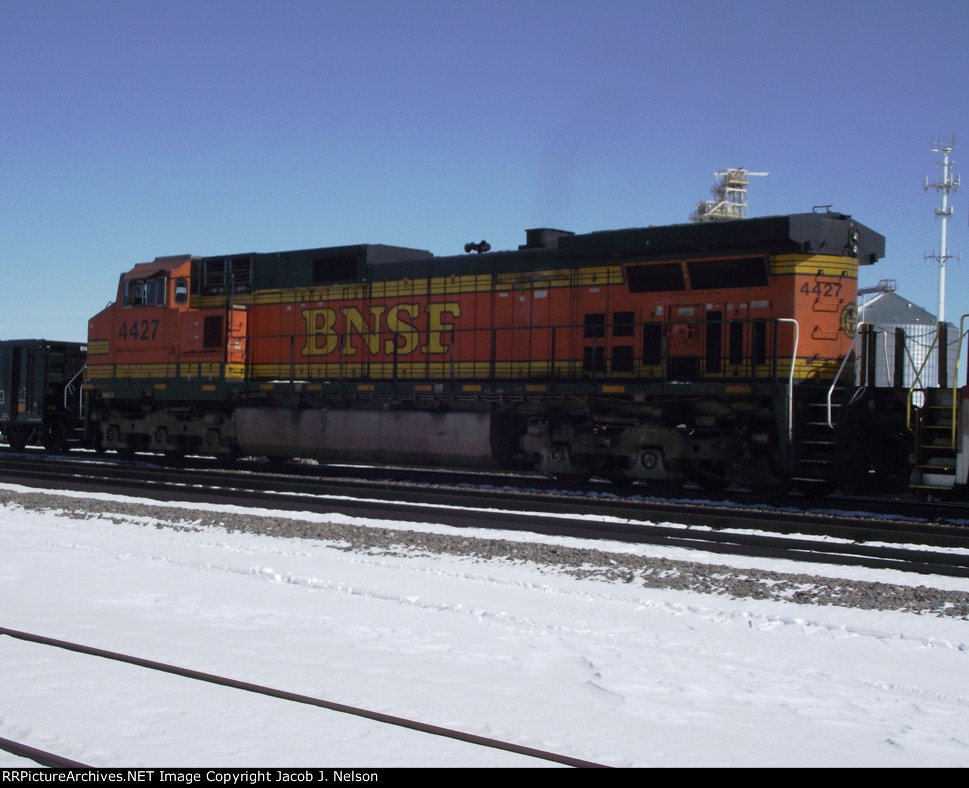 BNSF 4427