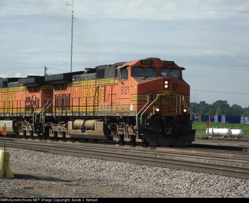 BNSF 5121