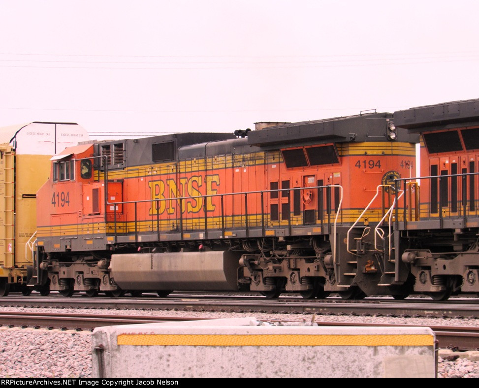 BNSF 4194