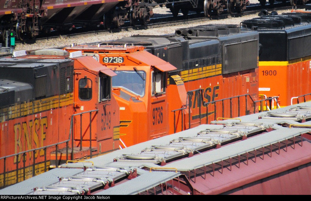 BNSF 9736