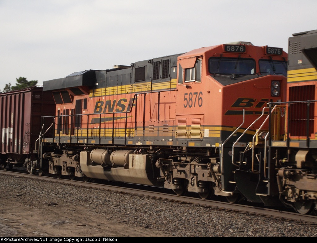 BNSF 5876