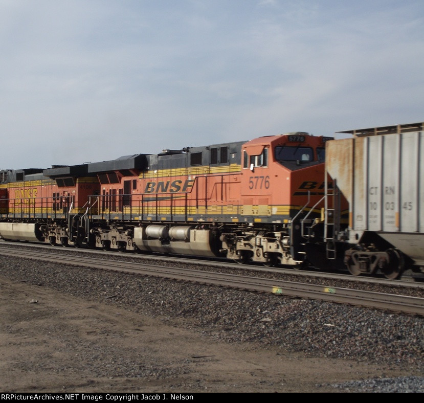 BNSF 5776