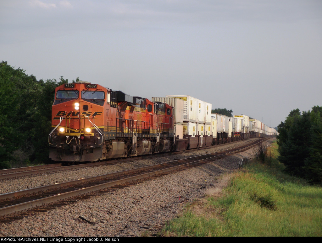 BNSF 7607