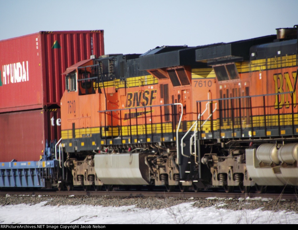 BNSF 7610