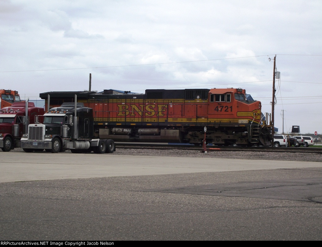 BNSF 4721