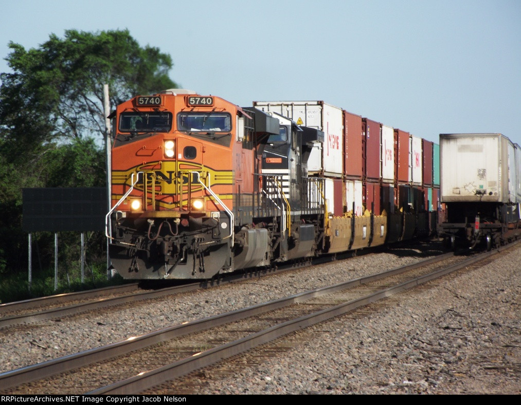 BNSF 5740