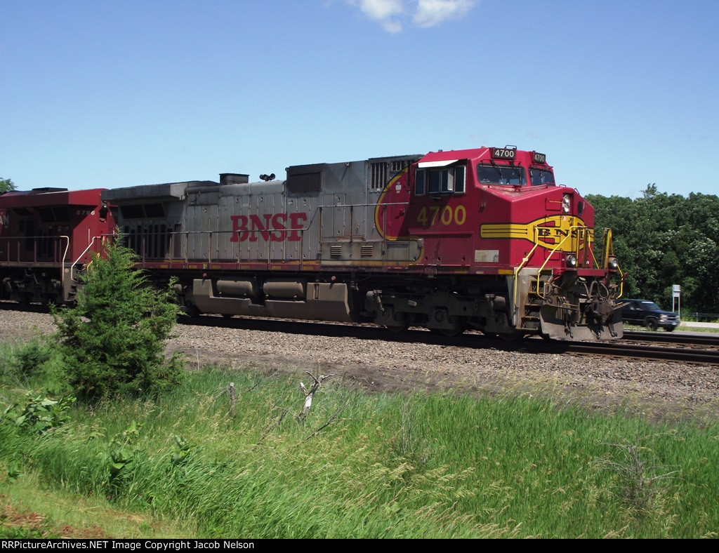 BNSF 4700