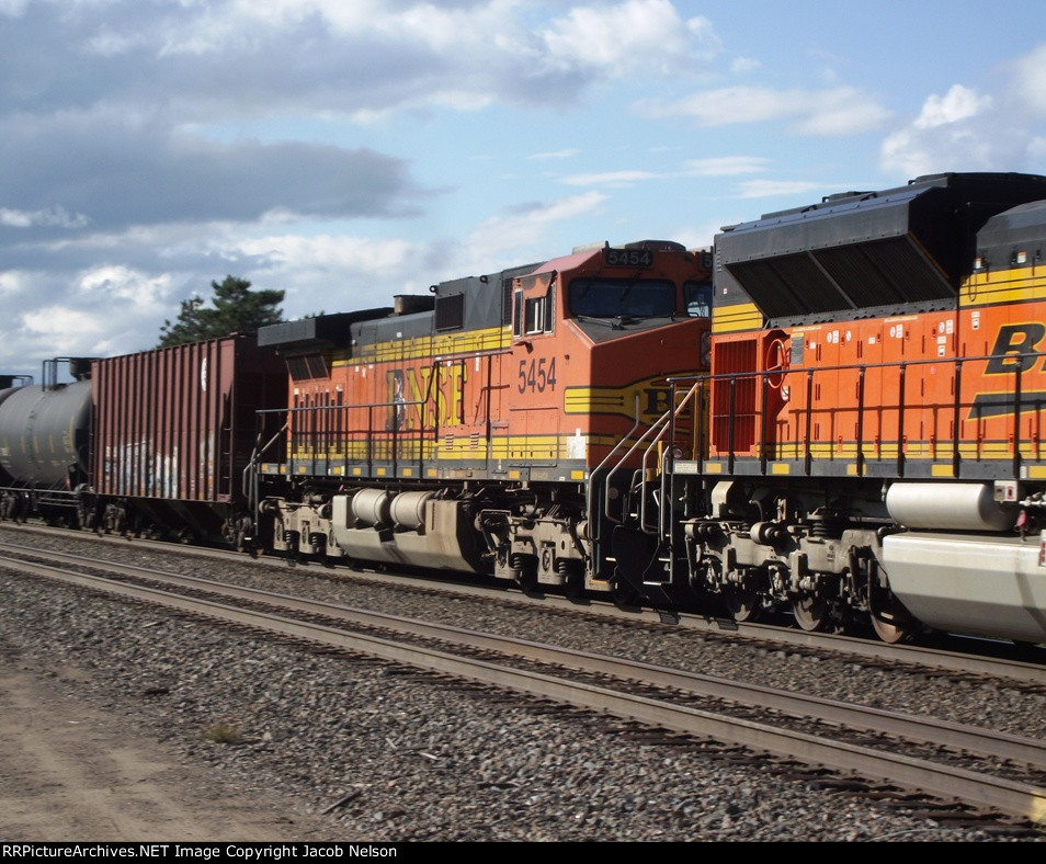 BNSF 5454