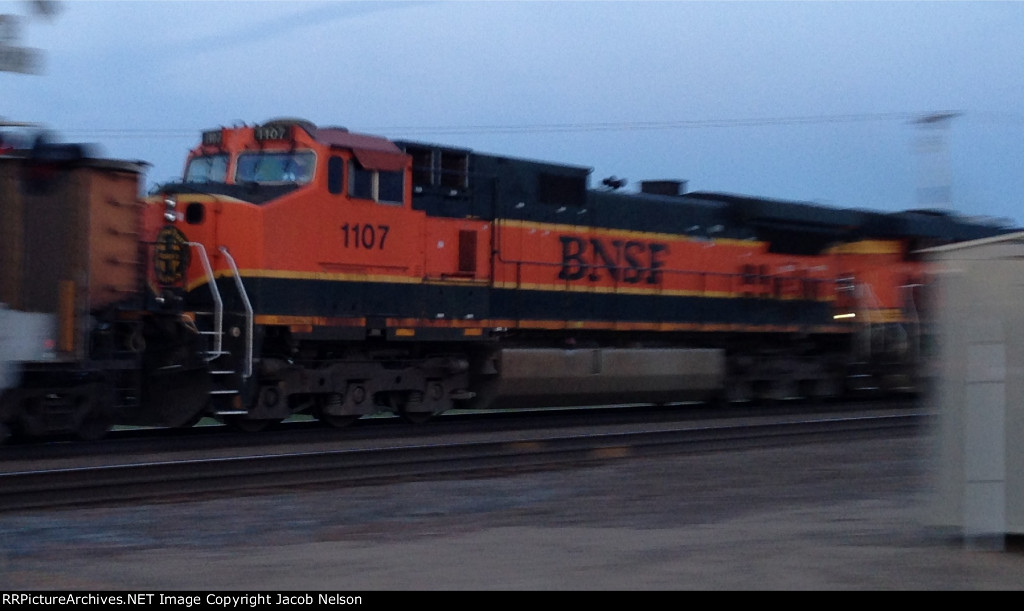 BNSF 1107