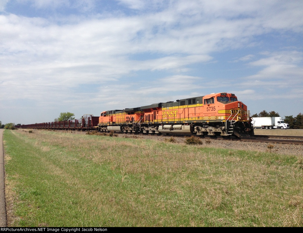 BNSF 5735