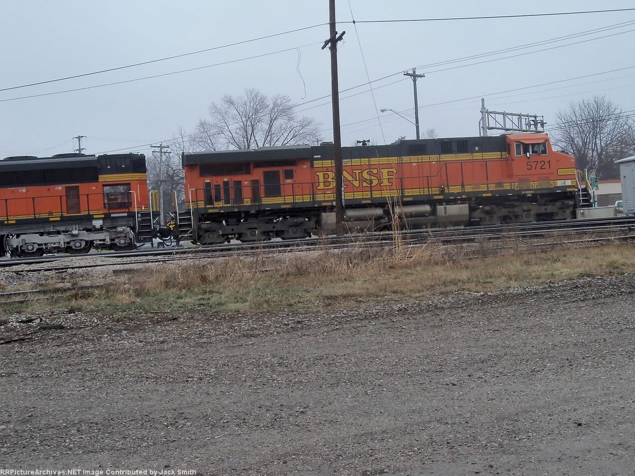 BNSF 5721