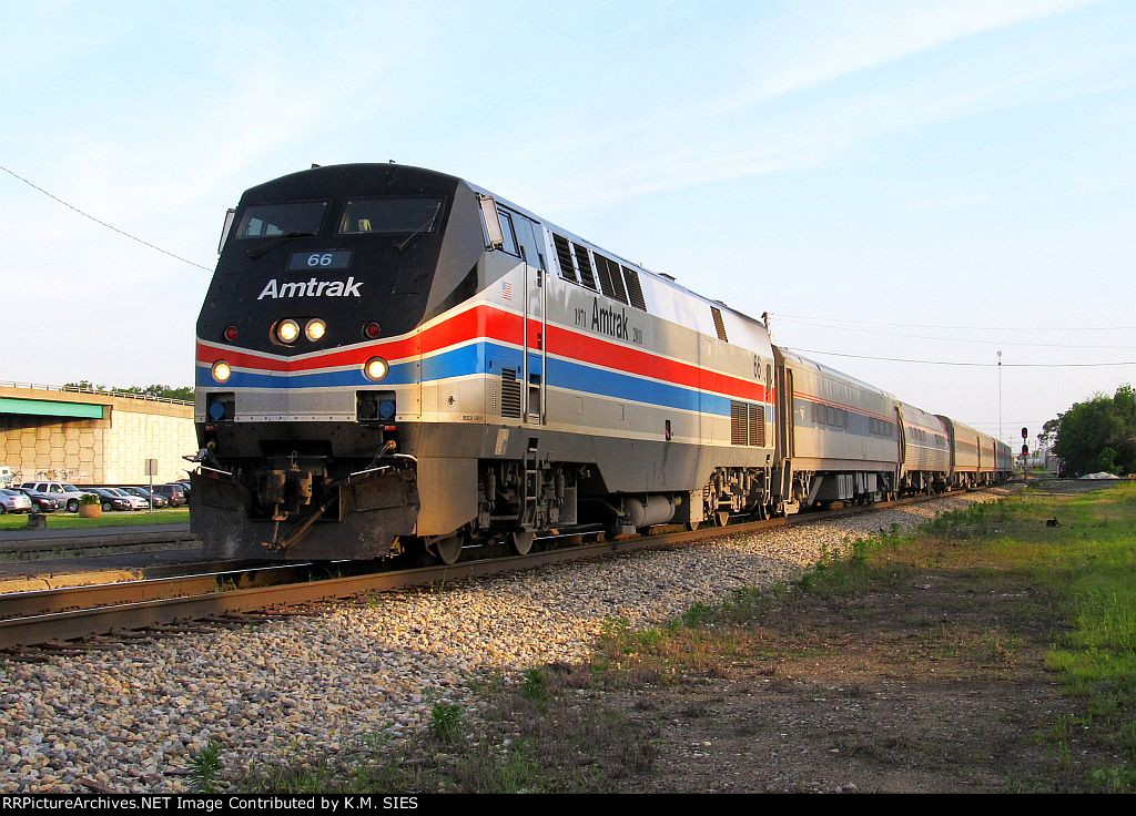Amtrak Heritage 66 on Amtrak 392
